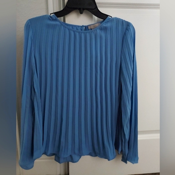 H&M | Tops | Nwt Hm Blue Flowy Blouse | Poshmark